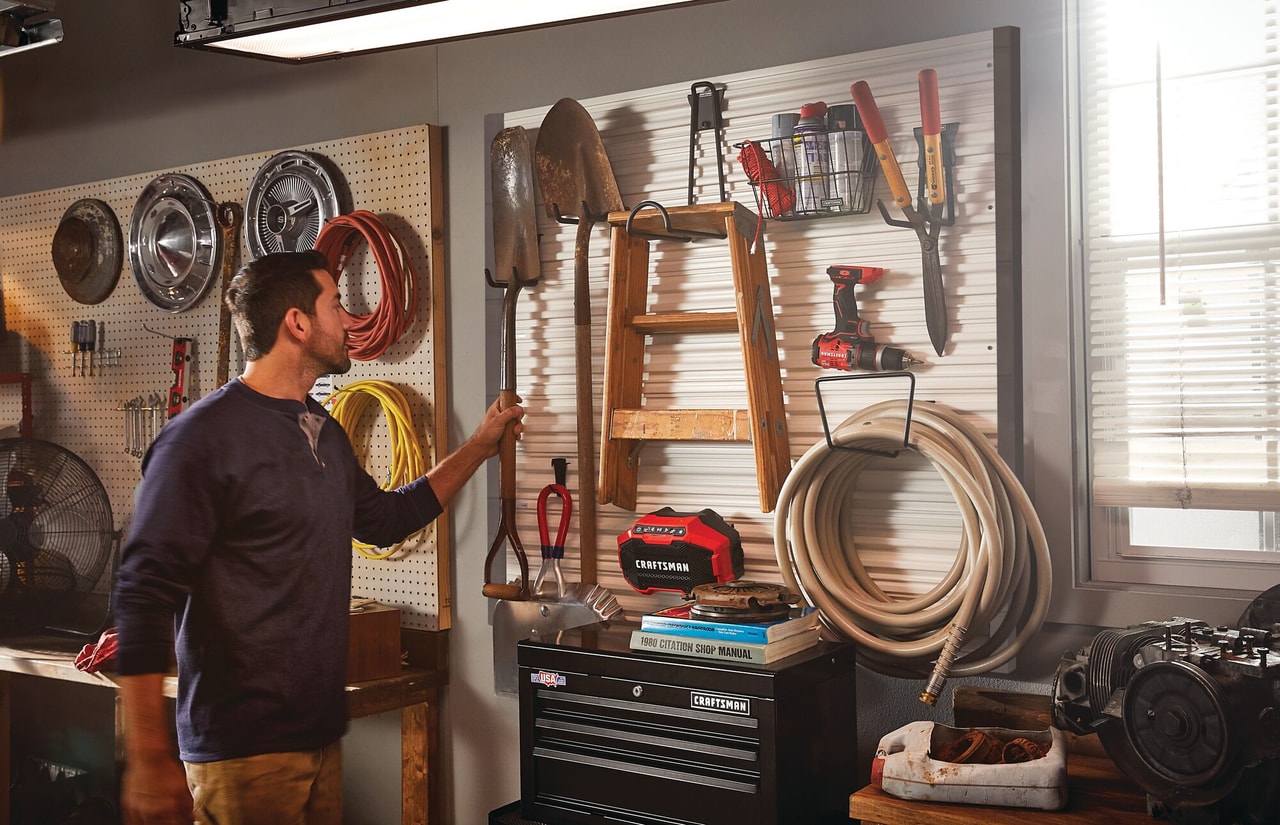 CRAFTSMAN VERSATRACK™ Garage Wall Storage System Starter Kit (20-Piece)